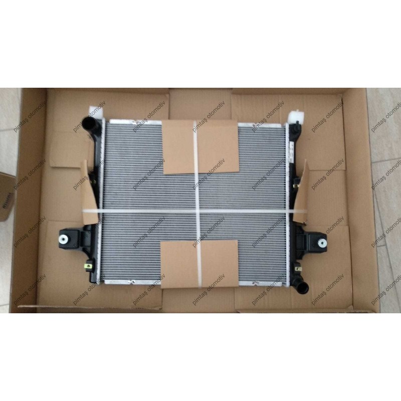 Jeep Grand Cherokee 4.7L Su Radyatörü 01-04 Nissens 52079883AD